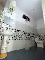 Quarto Deluxe | Casa de banho | Artigos de higiene pessoal grátis, toalhas fornecidas, sabão, champô
