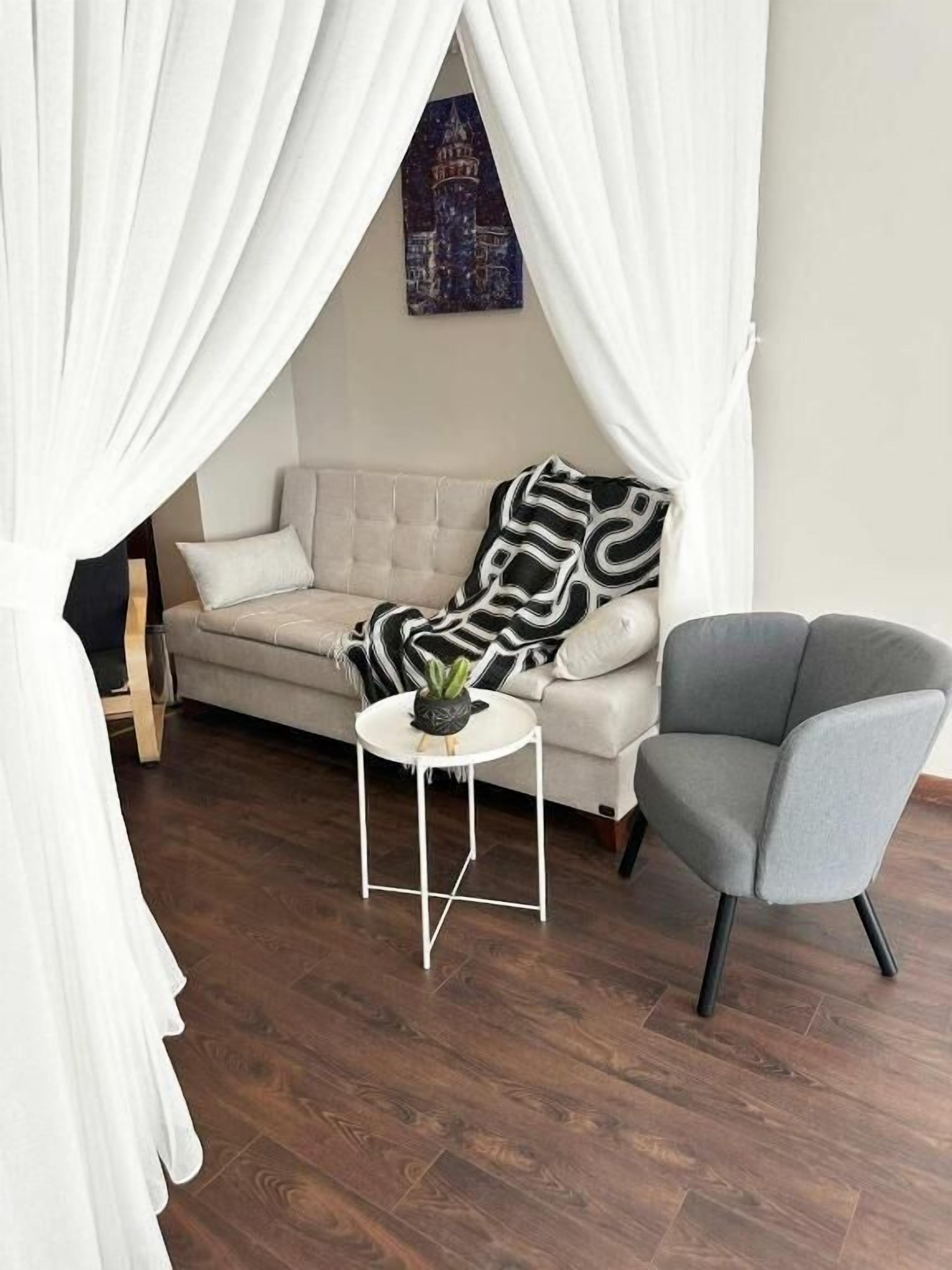 Quarto Familiar, varanda, Vista para a cidade | Sala de estar