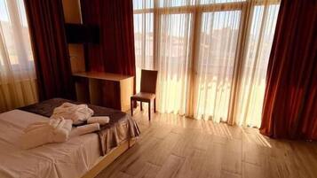 Cofre no quarto, quartos insonorizados, ferro/tábua de engomar