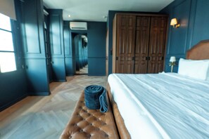 Quarto Duplo de Luxo, Vista para a cidade | Roupa de alta qualidade, edredões de penas 