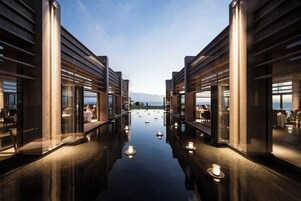 Piscina interior, piscina exterior 