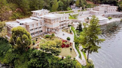 Portola Grand Renggali Hotel