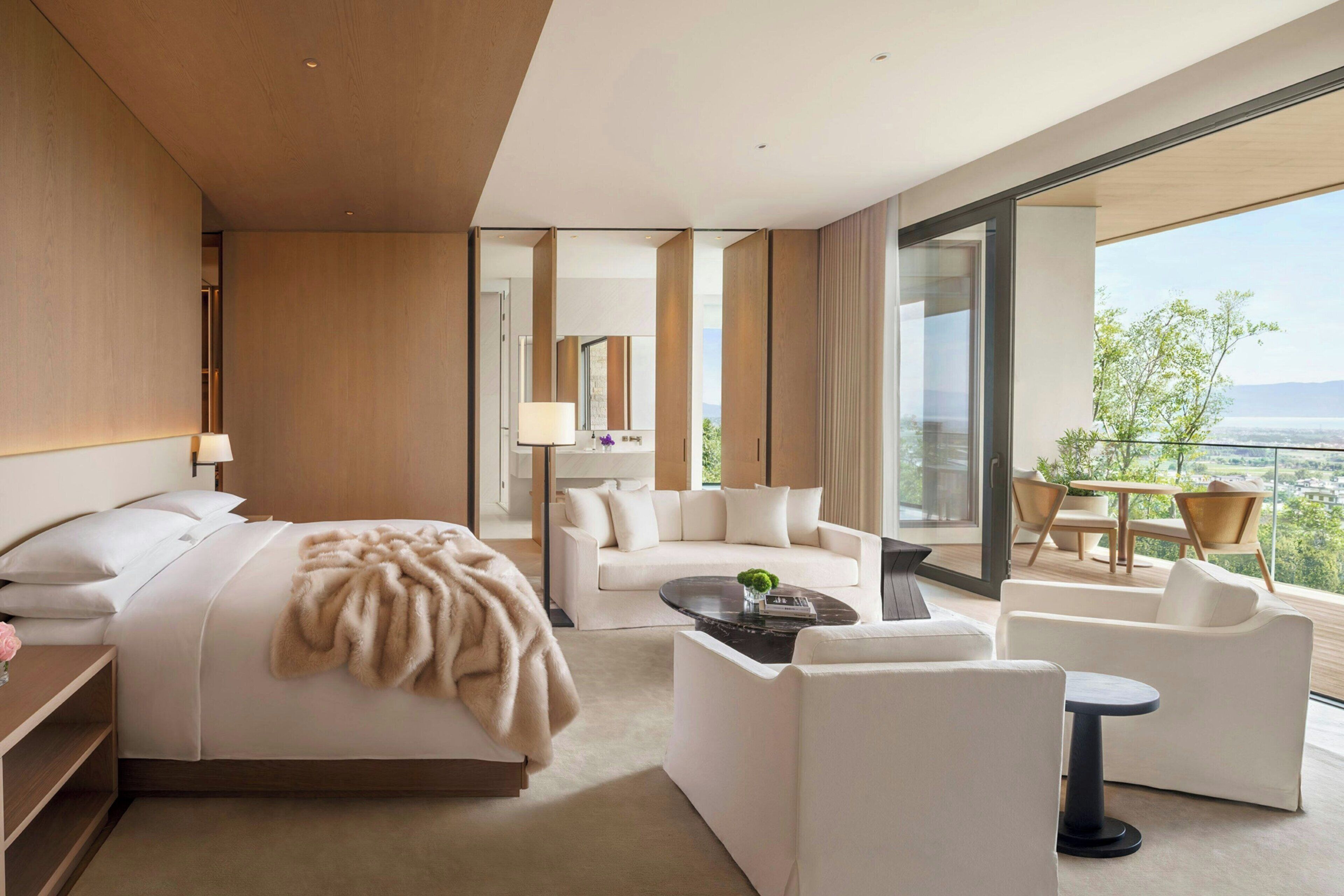 Suíte júnior, 1 cama King, para não fumantes, vista para o lago | Roupas de cama premium, edredons de pluma