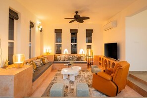 Vila superluxo, sacada, vista para o jardim | Área de estar