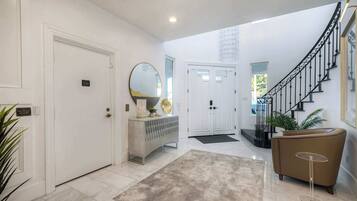 Casa, várias camas, varanda, vista para a praia (Aqua Vista Carlsbad) | Parte interna