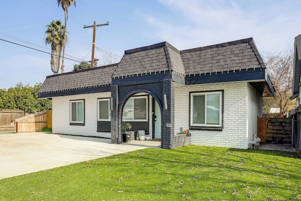Under 1 Mi To Med Center! Stylish Home In Tulare - Tulare, CA