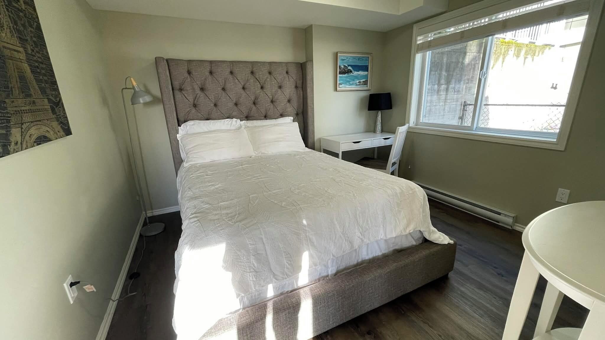 Mountain House: An Apartment With A Gorgeous Ocean View On Triangle Mountain. - Langford