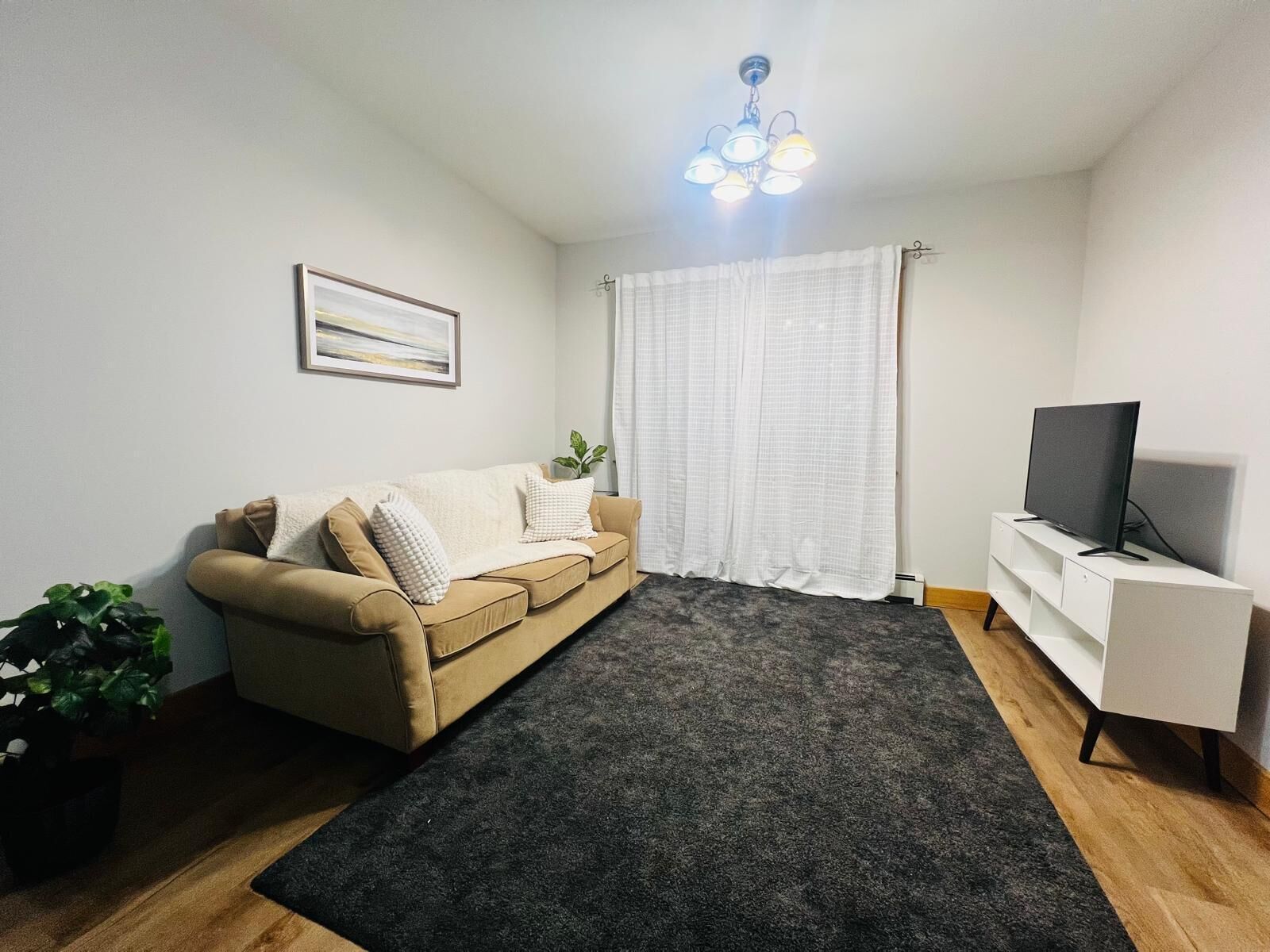 Spacious 3br Retreat - 3 Min To Downtown - Manitoba