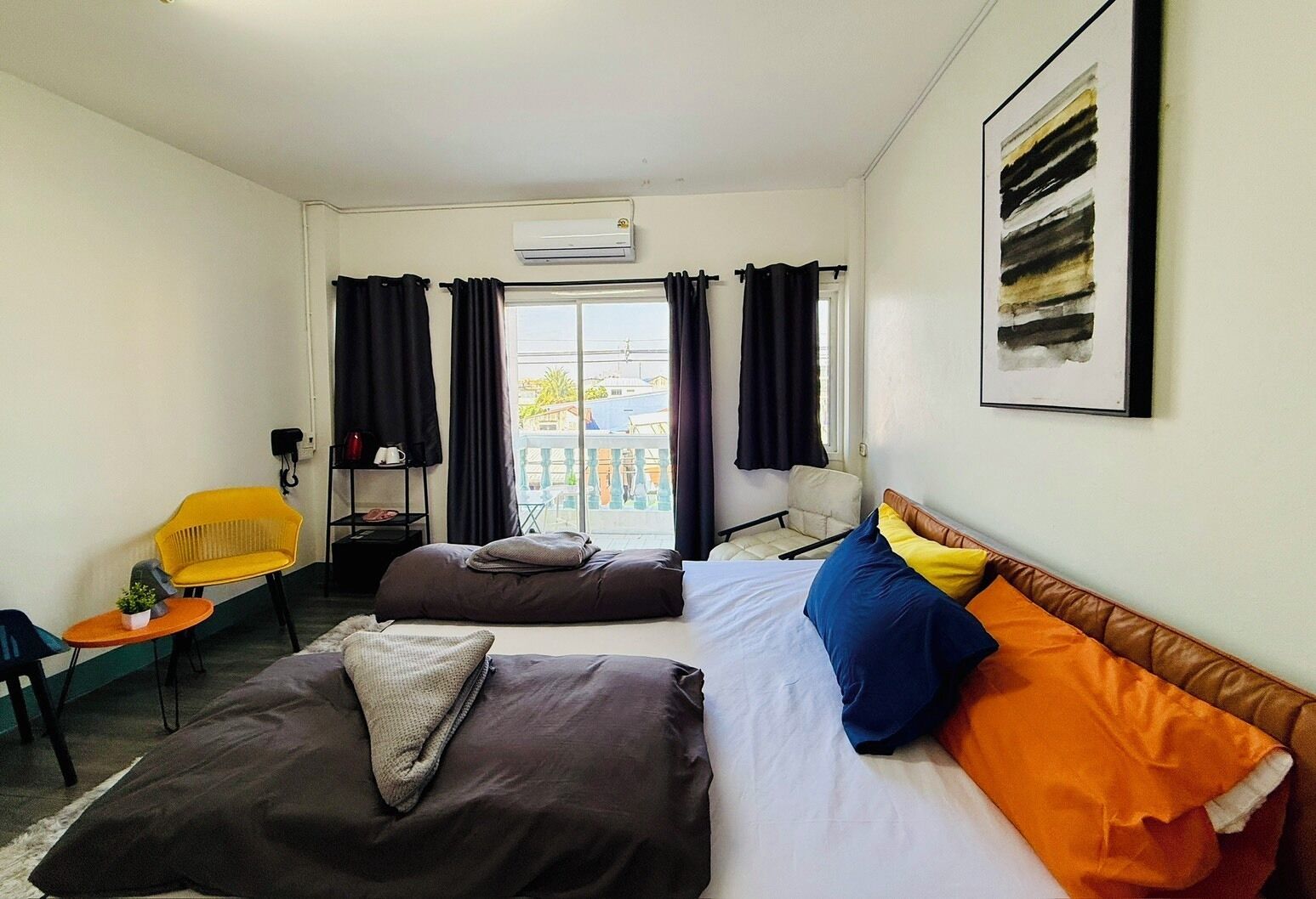 Quarto Individual Deluxe, 1 cama king-size, varanda, Vista para a cidade | Wi-fi grátis, roupa de cama fornecida 