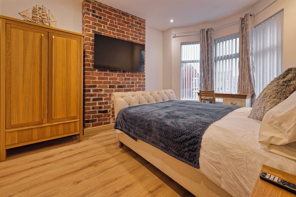 4-br Liverpool House Free Parking - Guernsey