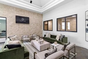 Apartamento, sacada | Área de estar | Smart TV