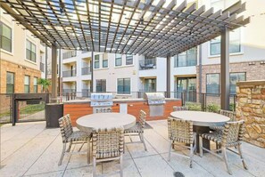 Apartamento, varanda | Refeições ao ar livre