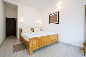 Quarto casal luxo, sacada, vista para a piscina | Wi-Fi de cortesia