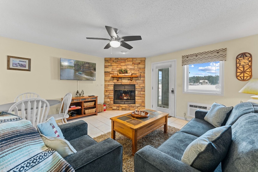 Delton Shores - A Lakefront Property - Wisconsin