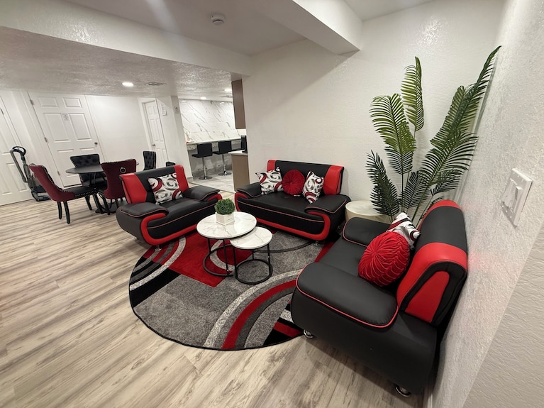 Spacious 3br/2.5ba 10 Min To Dia Private Entry - 오로라