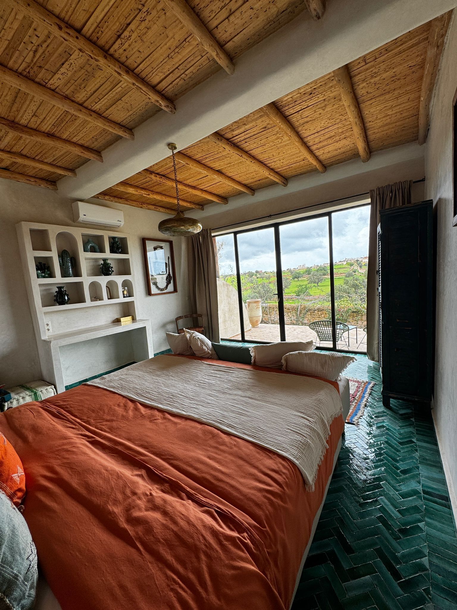 Suíte júnior, vista para o jardim | Roupas de cama premium