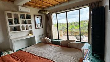 Suíte júnior, vista para o jardim | Roupas de cama premium