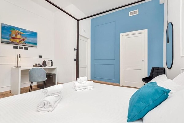 Nelli Rooms - Via Biassa - La Spezia