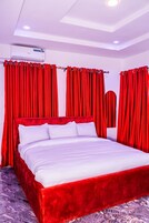 Apartamento, varanda | Cortinas/cortinados opacos, Wi-fi grátis 