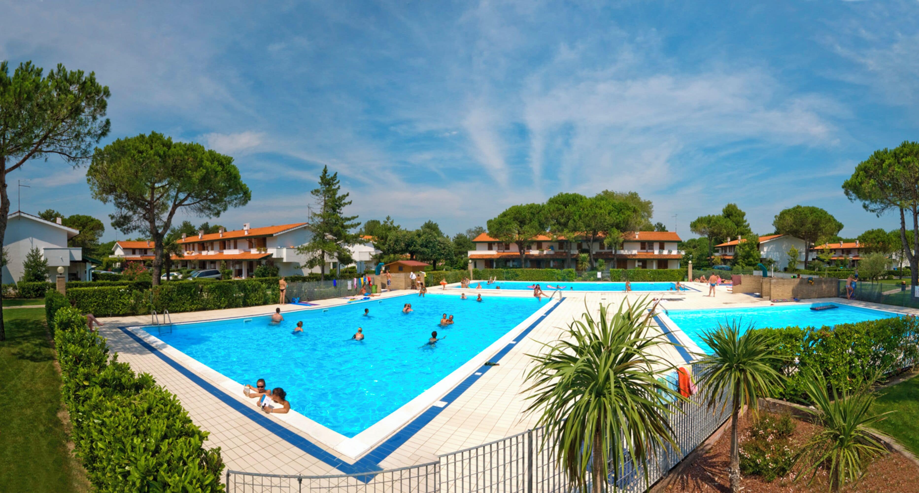 Apartamento, 3 quartos, varanda, vista para o jardim | Piscina | Piscina exterior 