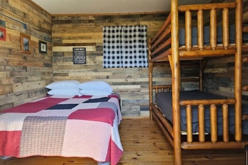 Pet Friendly Camping Cabin On The Blue Ridge Parkway - Virginia