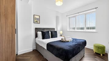 Secretária, secretária adequada para computadores portáteis