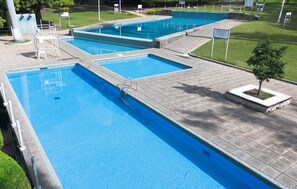 11 piscinas exteriores 