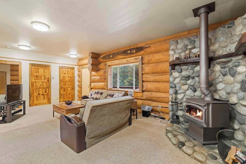 Bbq-20 Acres-bear Ridge Cabin-cozy Log Home - 奇蘭湖