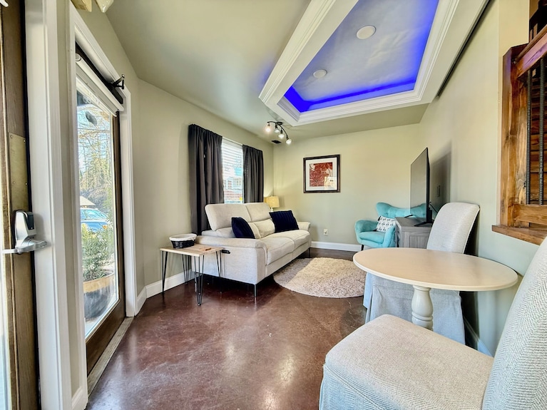 Haven At Hazel - The Residence. A Unique Stay Overlooking The Demorest Square. - Clarkesville, GA