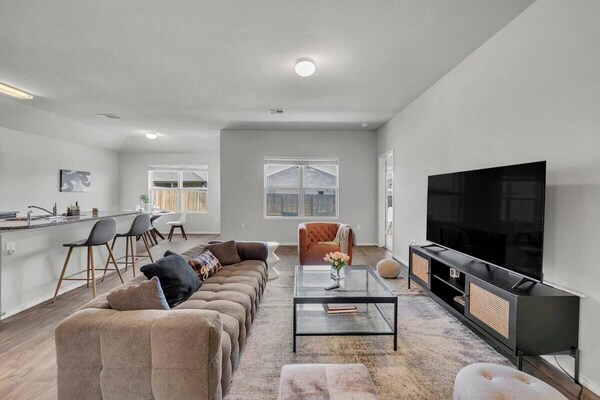 Marbella Lane - Polished 3br Home In Austin Tx - Cedar Creek, TX