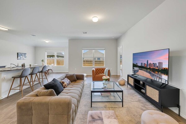 Marbella Lane - 3br Pristine Home In Austin Tx - Cedar Creek, TX