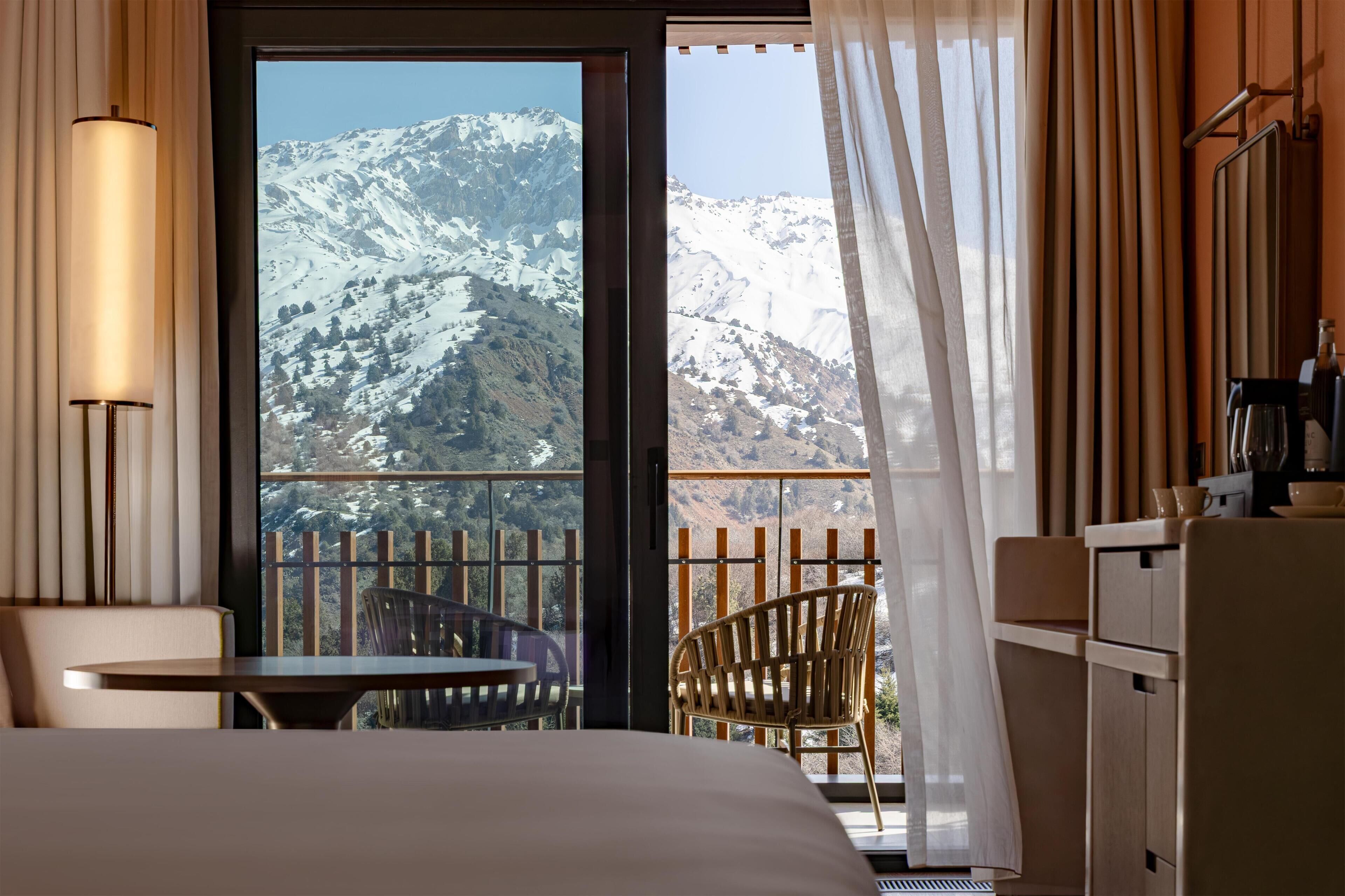 Quarto, 1 cama king-size, vista para a montanha