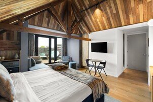 Quarto Duplo Cidade | Cofre com capacidade para portátil, Wi-fi grátis 