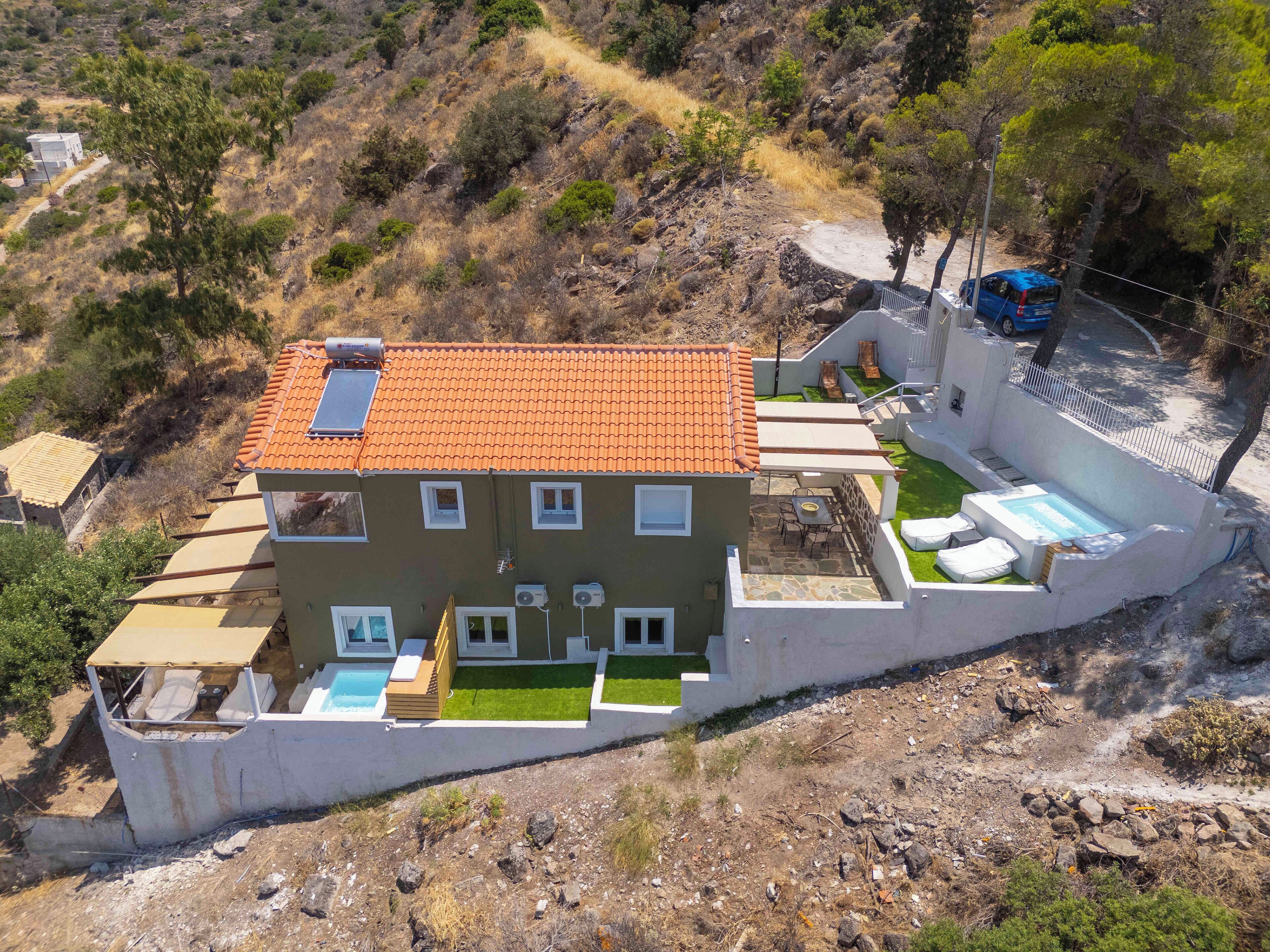 Vila superior, varanda, vista para o mar | Fachada