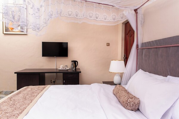 Lavish Suites - Blantyre