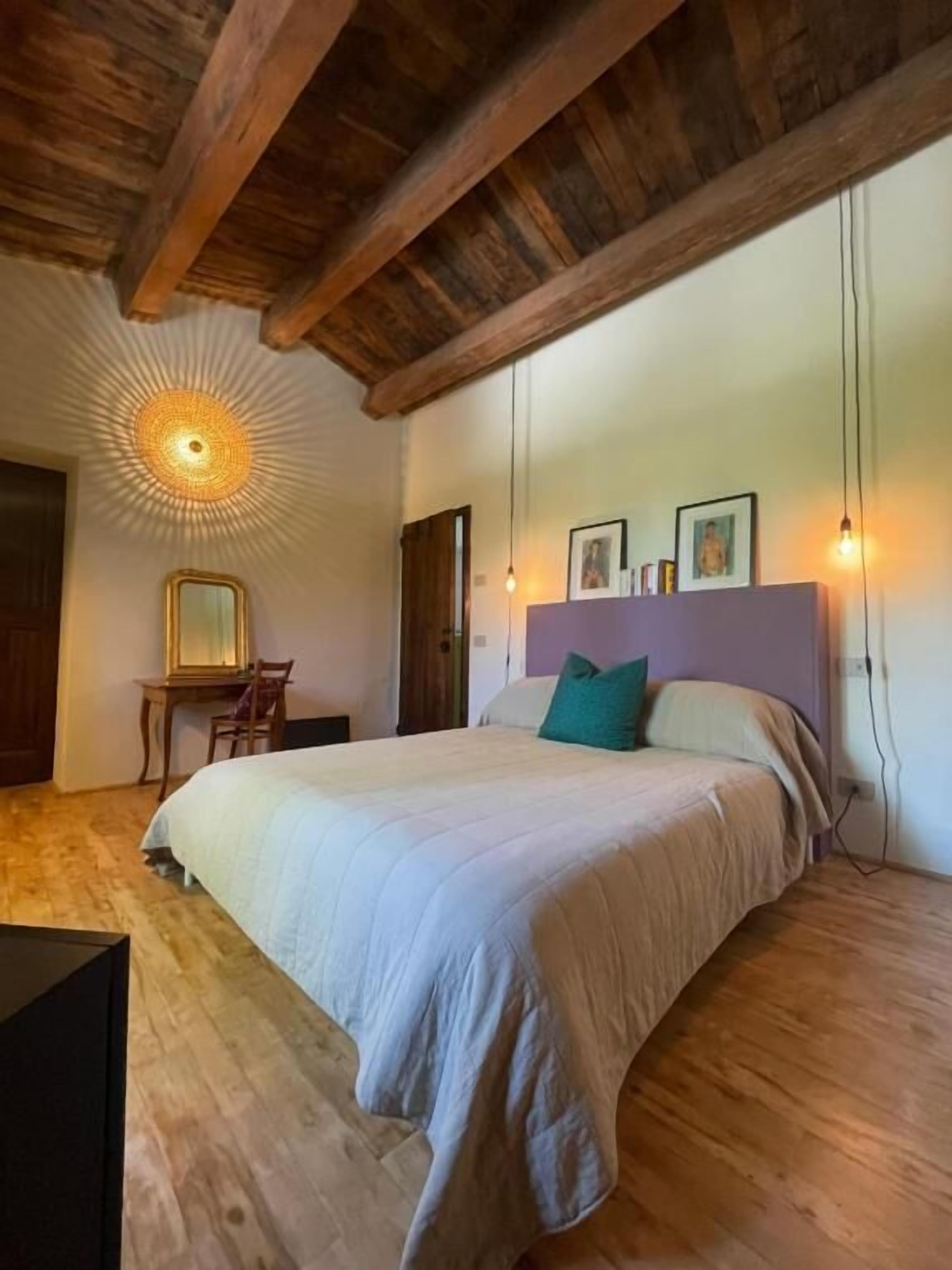 Quarto casal, 1 cama Queen, para não fumantes, banheiro privativo | Individualmente decorados, individualmente mobiliados, berço de viagem