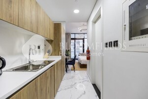 Apartamento, varanda, vista para o canal | Interior