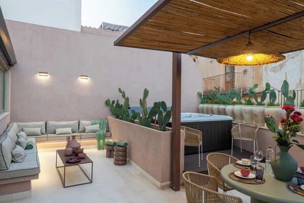Vico Trigona Con Terrazza E Jacuzzi Riscaldata - Noto