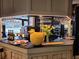 Apartamento | Bar (no alojamento)