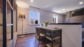 Quarto casal luxo | Cofres nos quartos, Wi-Fi de cortesia, acesso para cadeiras de rodas