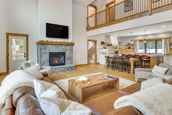 Luxe Mountain Home W/ Chefs Kitchen & Okemo Views - Ludlow, VT