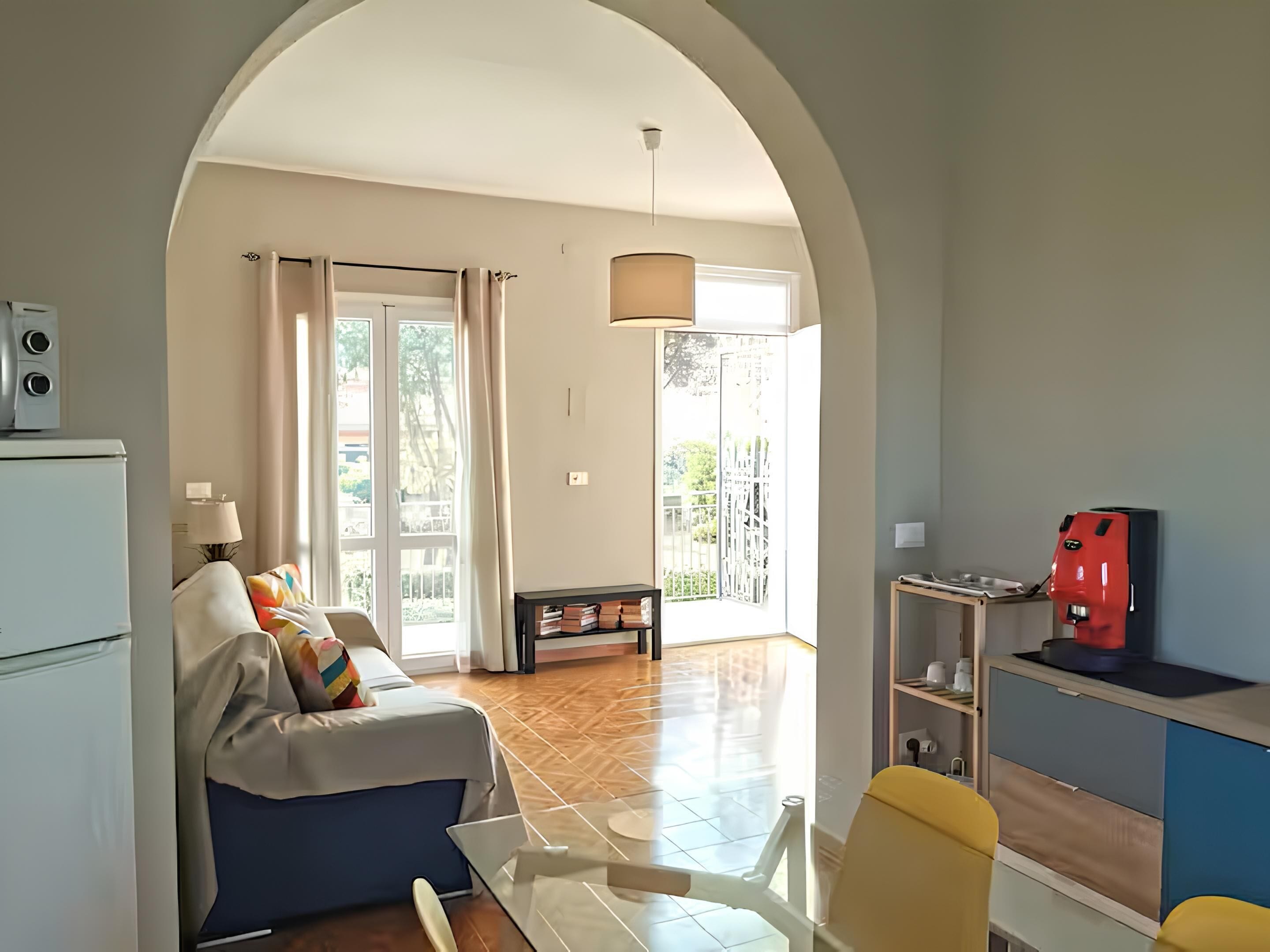 Apartamento, sacada, vista para o jardim | Área de estar