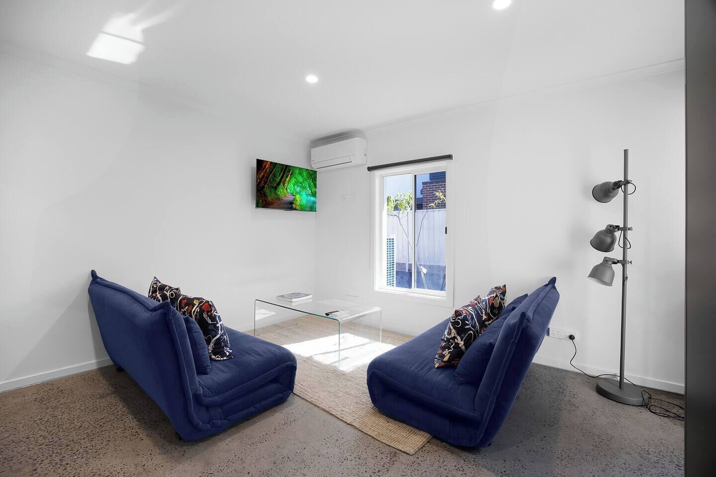 Sunshine Family Sophistication - St Albans, Australia