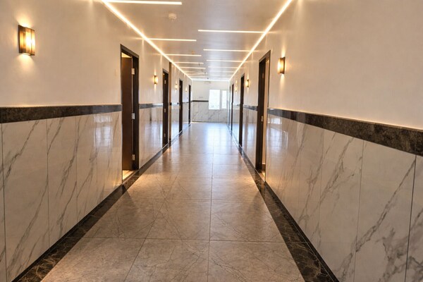 Shahenshah Hotel - Prayagraj