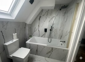 Apartamento, 2 quartos | Casa de banho | Papel higiénico 
