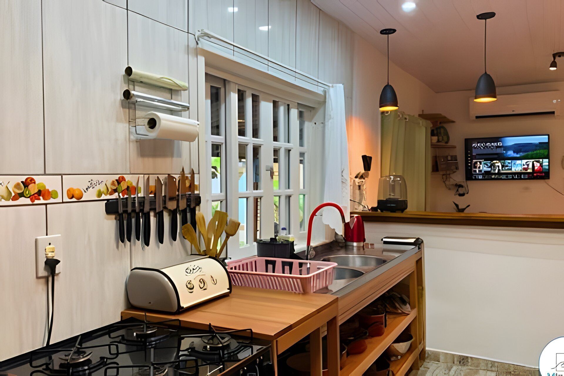 Vila clássica | Cozinha privada | Geladeira, micro-ondas, fogão, cooktop