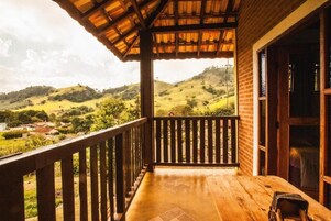 Suite Standard, varanda, vista para a montanha | Terrenos do alojamento