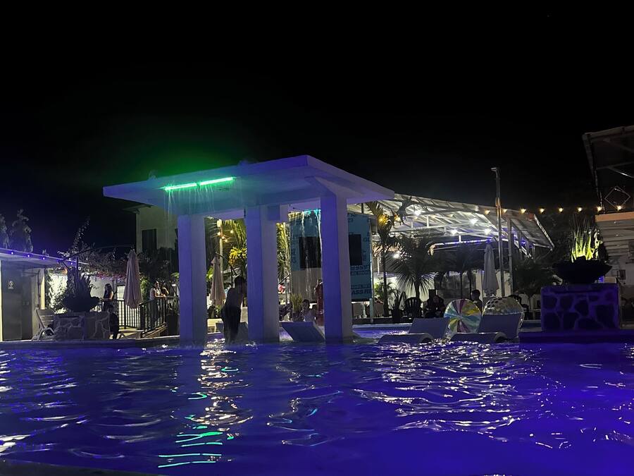 4 piscinas externas