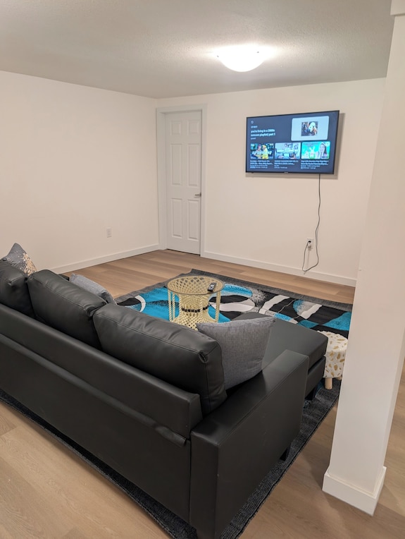 2 Bedrooms Basement Suite - Saskatoon