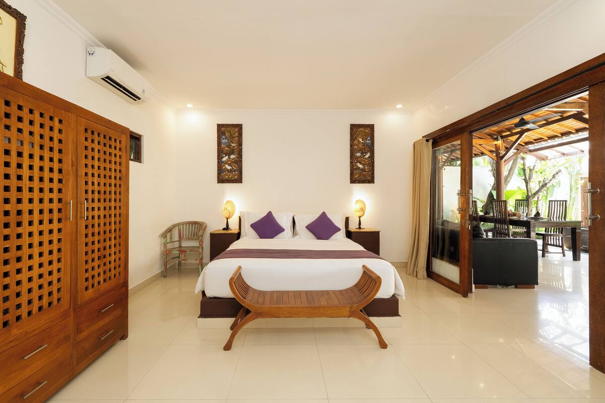 Vila standard, ao lado da piscina | Wi-Fi de cortesia, roupa de cama, acesso para cadeiras de rodas